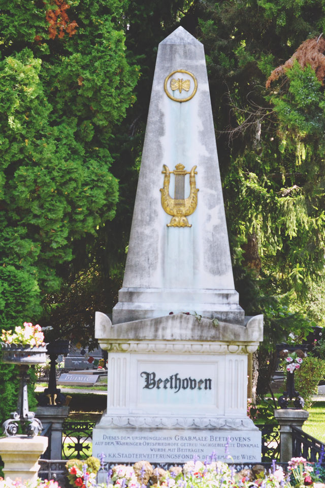 Becky Bedbug: Vienna Day Trip // Zentralfriedhof & Funeral Museum