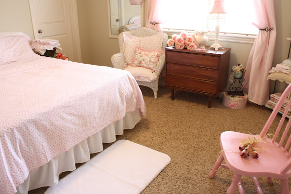 HouseWifery: Decorating my favorite room, Part II