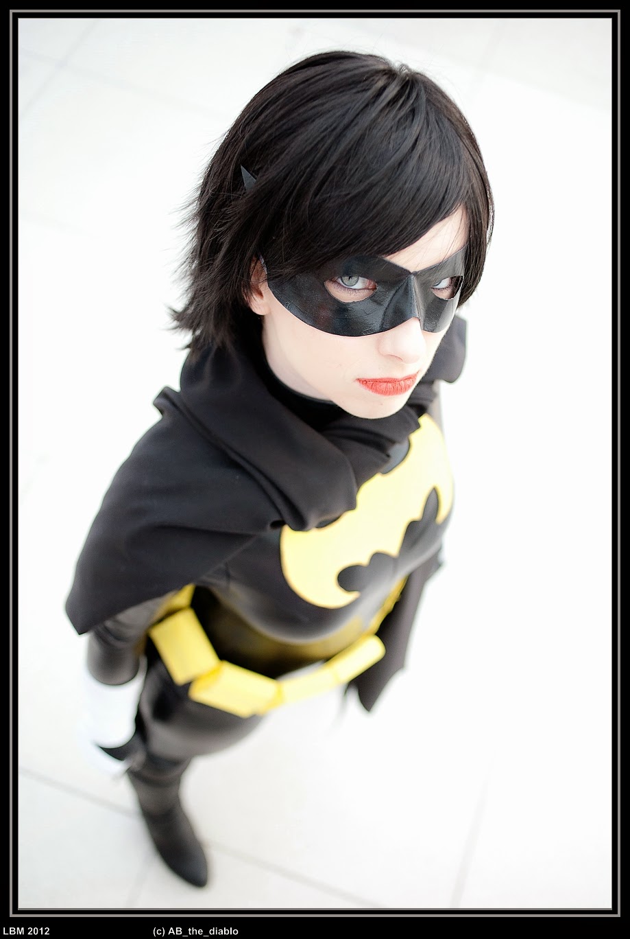 Classic Looking Black and Yellow Bat Girl Cosplays - Creative Cosplay ...