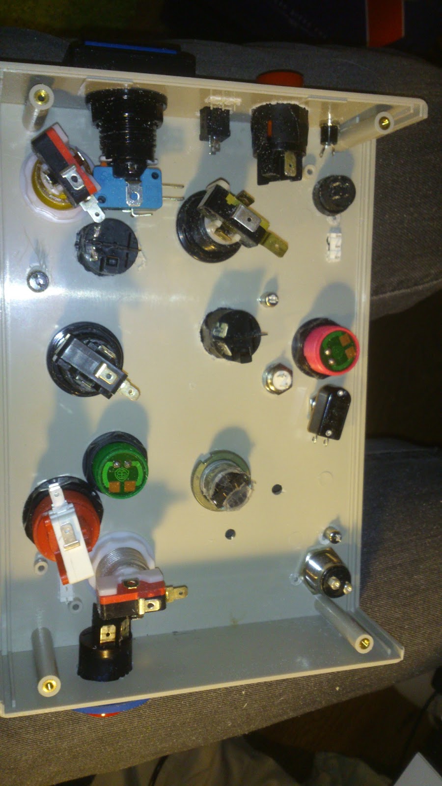 music and audio tech and other finds!: Arduino based button box adventures