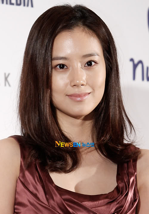 Moon Chae Won's Red Carpet - Ang' Menulis,,,