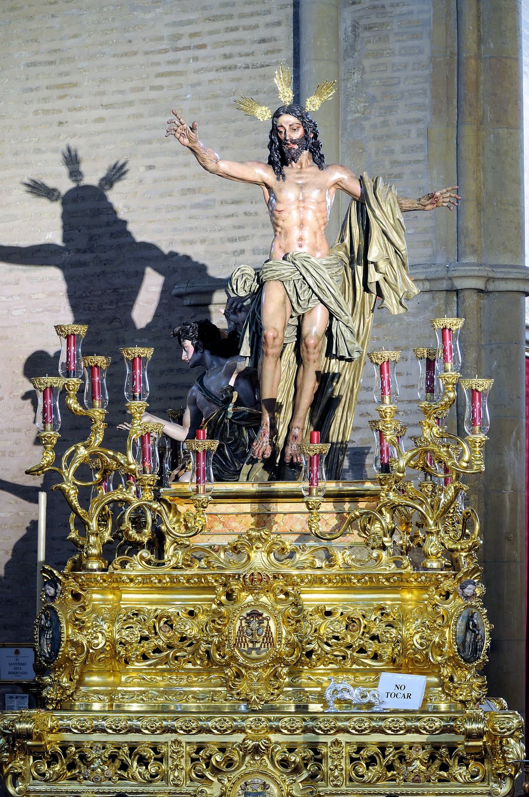 SEVILLA A TRAVES DE UN OBJETIVO: CRISTO RESUCITADO EN SU PASO