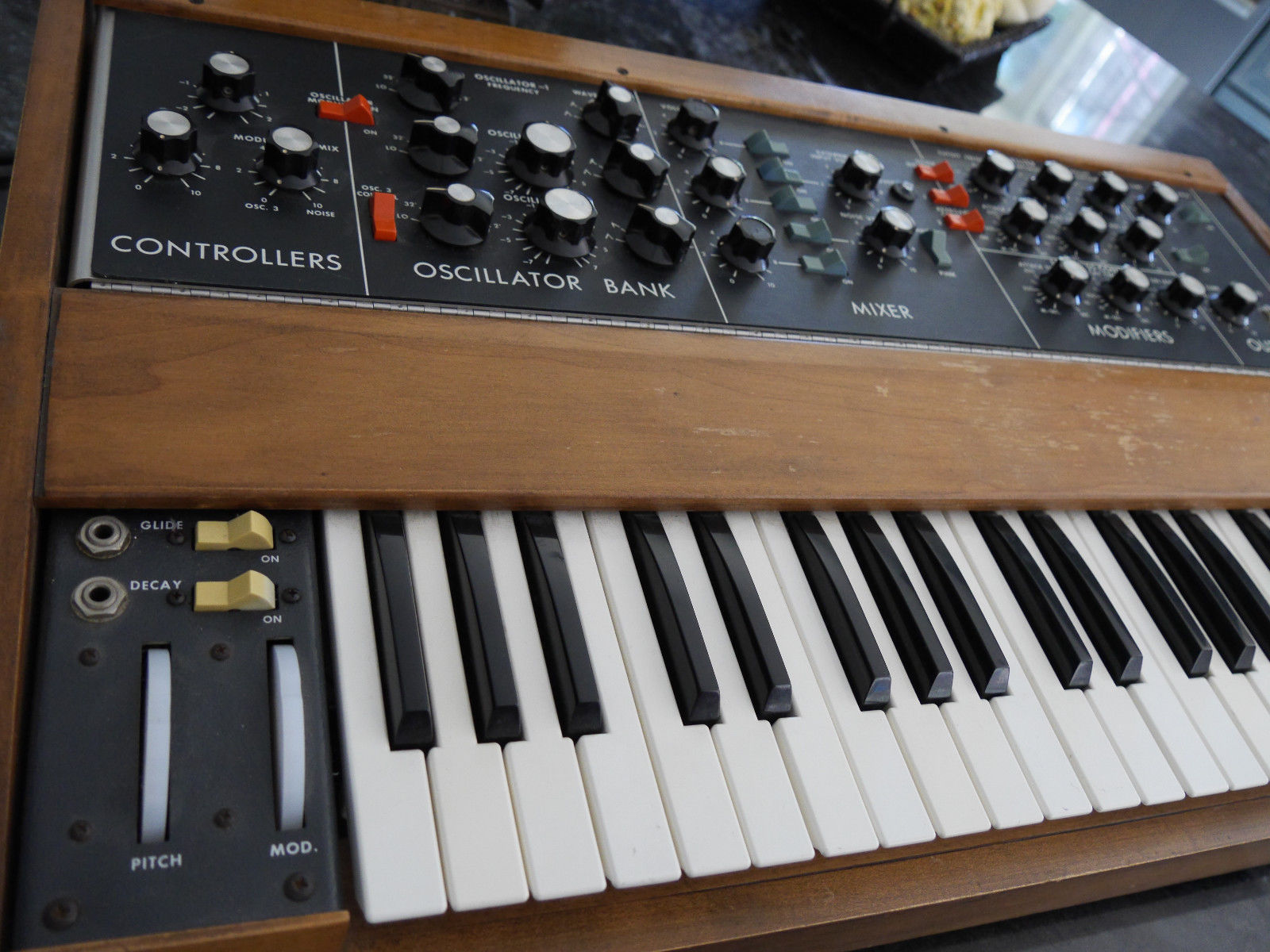 MATRIXSYNTH: Original Moog Minimoog Model D SN 6165
