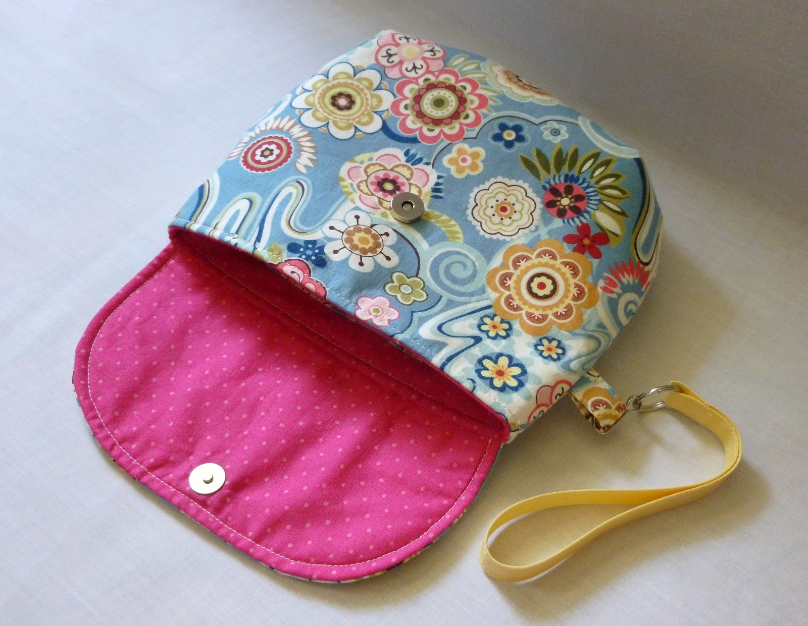 The Craft Bot: Bella Pouch pattern Review and Giveaway!