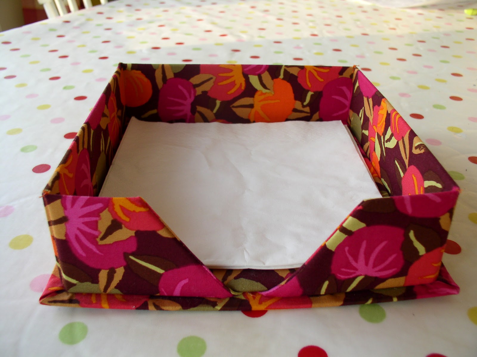 french-patchworker: Serviette holder in cardboard and fabric