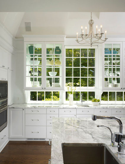 8 Beautiful Ways to Work Glass Into Your Kitchen Cabinets