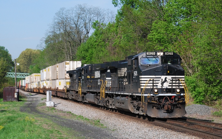 The Big Little Railroad Shop: 05/01/2011 - 06/01/2011