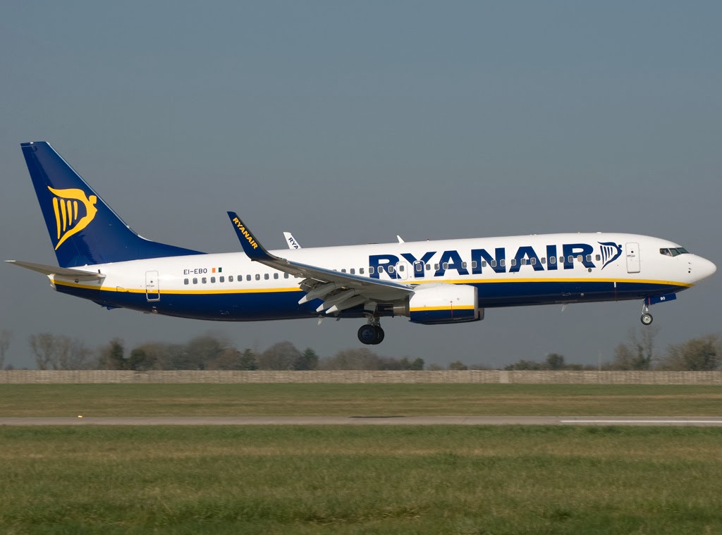 Fly Gosh: Cadet Pilot Recruitment ( B737 ) - RyanAir