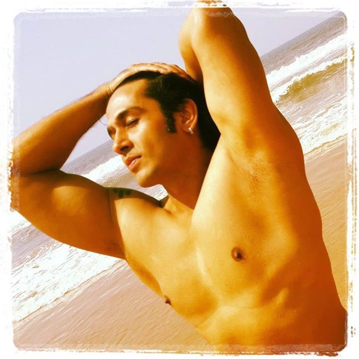 Dare to bare : Hot Indian TV Actors : Malhar Pandya