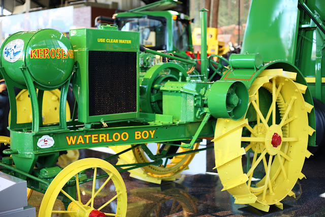 OS BRUTOS DO CAMPO: Waterloo Tractor Company Boy
