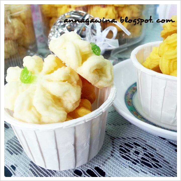 Heyy!! AnnaQawina disini: BISKUT SEMPERIT SUSU