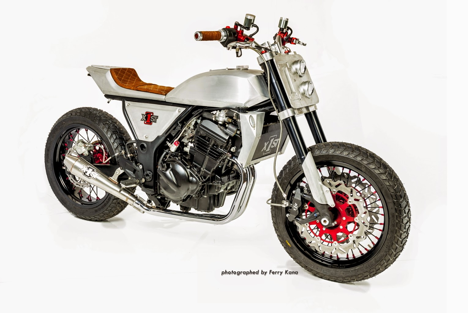 Kawasaki Ninja 250 "Street Urban Tracker" by White Collar Bike - Lsr Bikes