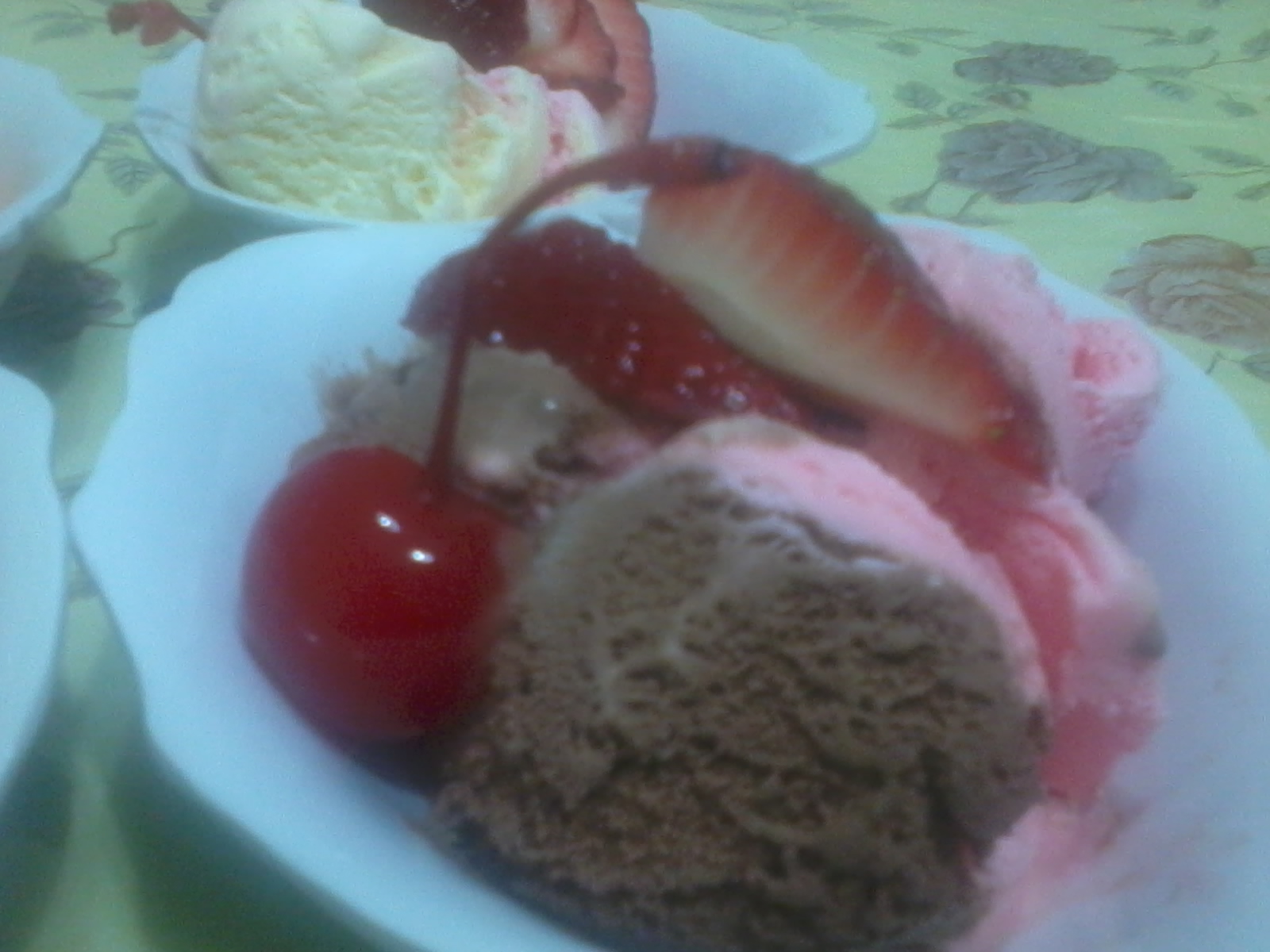 ROSY WHITE KITCHEN: ROTI & ICE CREAM