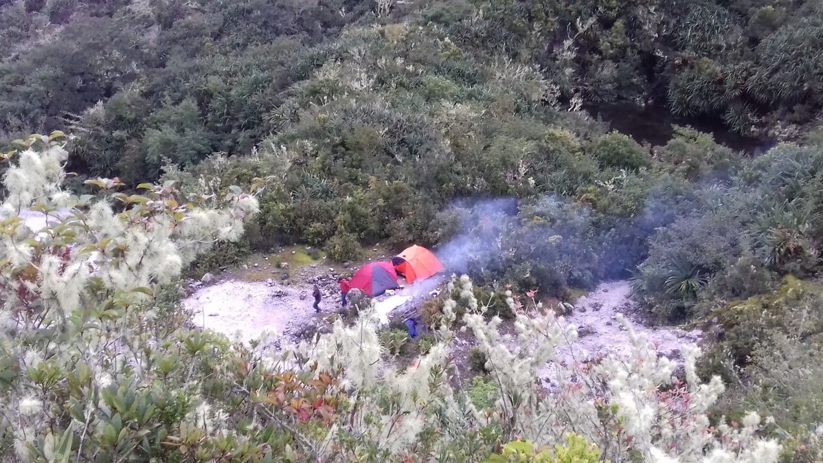 MENGINTIP BIDADARI DI TELAGA PUTRI SIBAYAK - Pandan Adventure