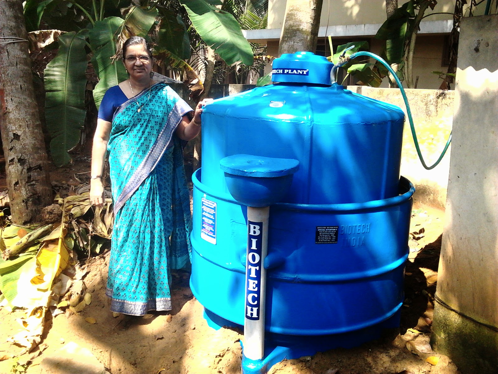 Portable domestic bio gas plants