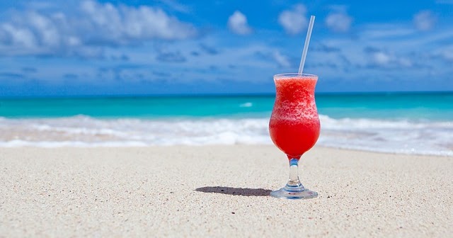 Cocktail sans alcool aux fruits rouges