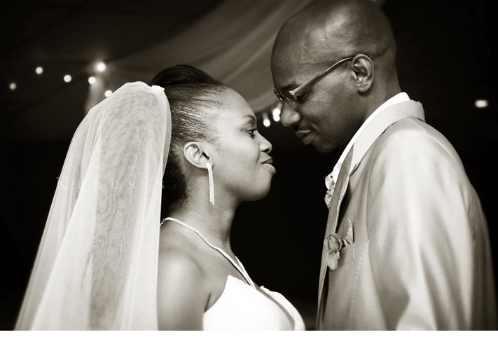 Kenosis Photography: Menzi & Tebogo's garden wedding