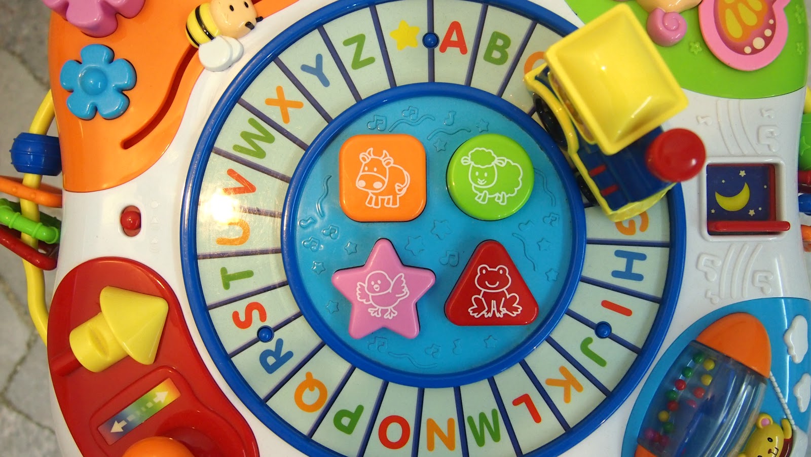 JuaiMurah: Winfun Letter Train And Piano Activity Table