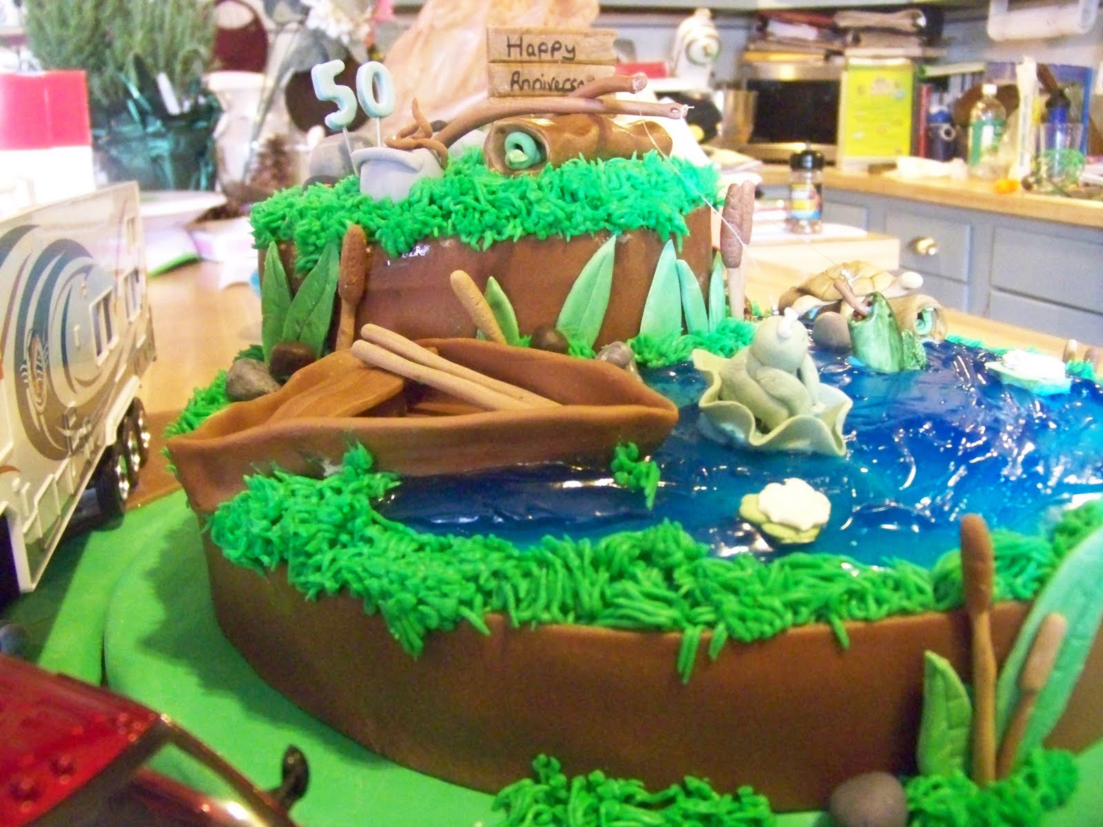 Sweet Zoe Cakes: Fifth Wheel Camper Cake