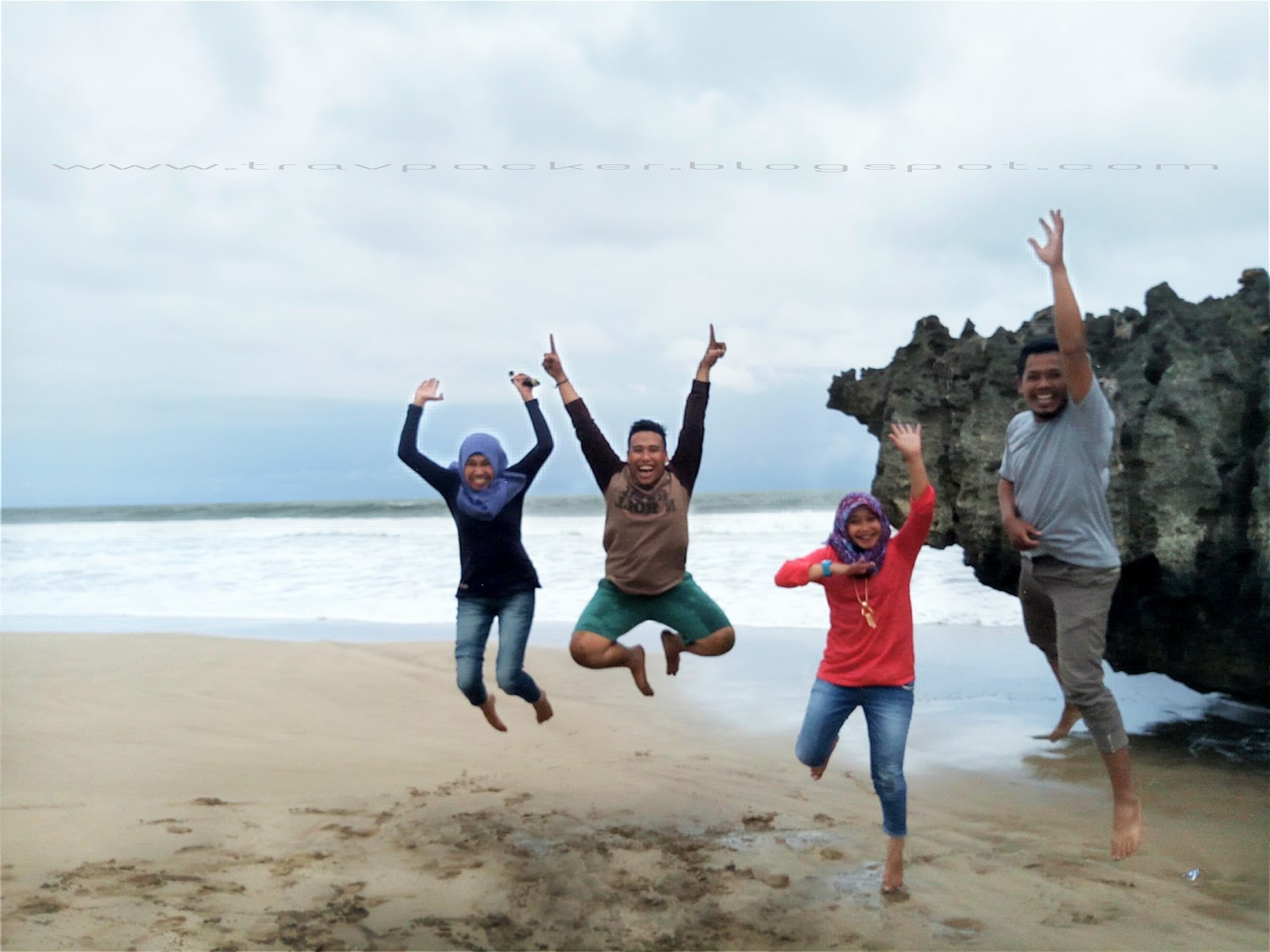 Pesona Wisata Pantai di Malang, Pantai Ngantep dan Pantai Perahu Pecah ...