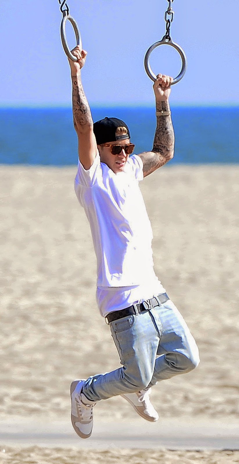 Celeb Saggers: More Justin Bieber Sagging!