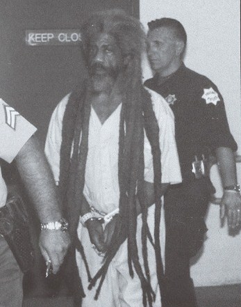 Susana P. García Roversi: Asesinos de familias. El caso Marcus Wesson