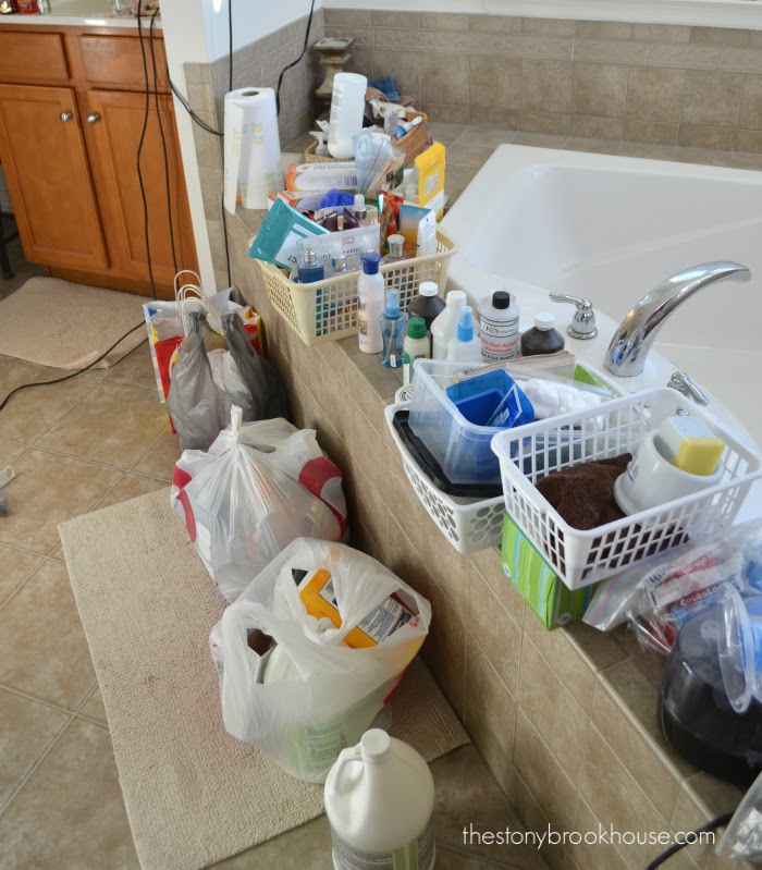 Organizing and Purging {My Linen Closet} | The Stonybrook House