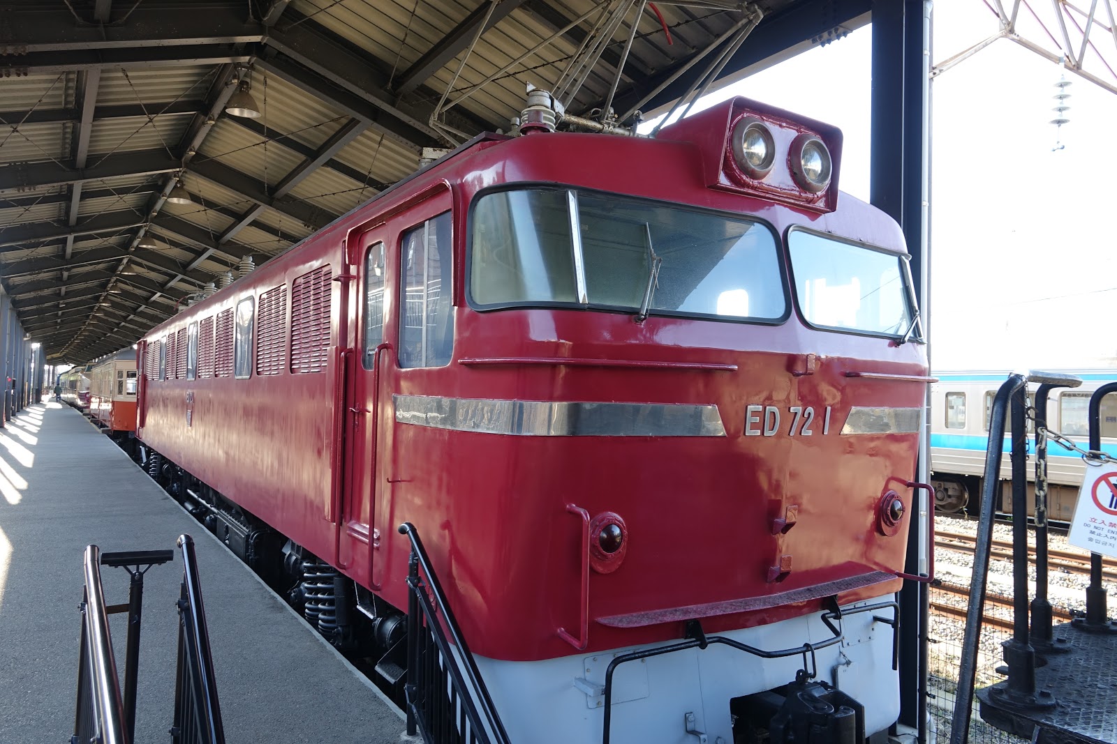 Blair's 鐵道攝影: 交流電力機車ED72型ED721號