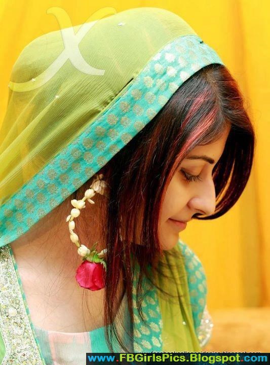 Facebook College Girls - Chicks Profile Photo Collection Pack - 7 ...