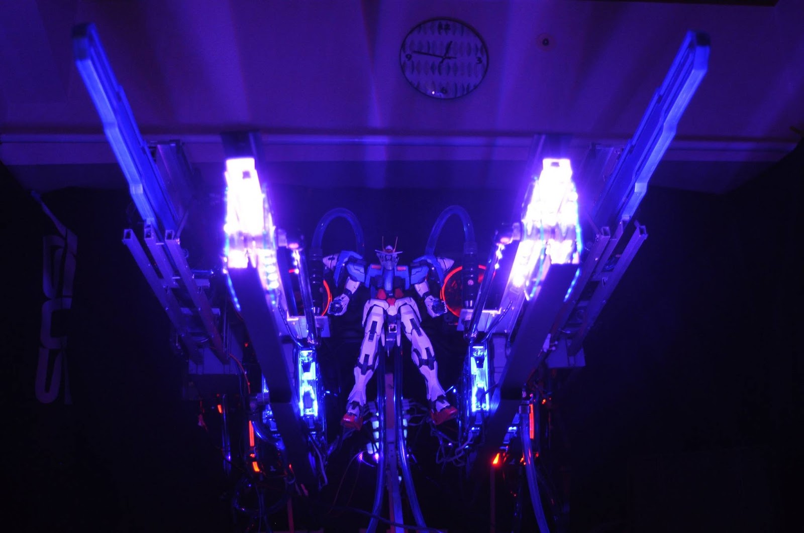 This Stunning 00 Gundam Inspired PC Should be Mass Produced!