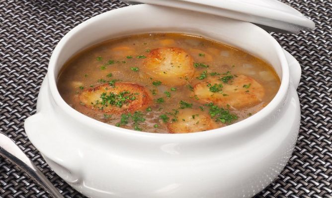 Enamora de las letras : Apicho sopa de lentejas y verde.