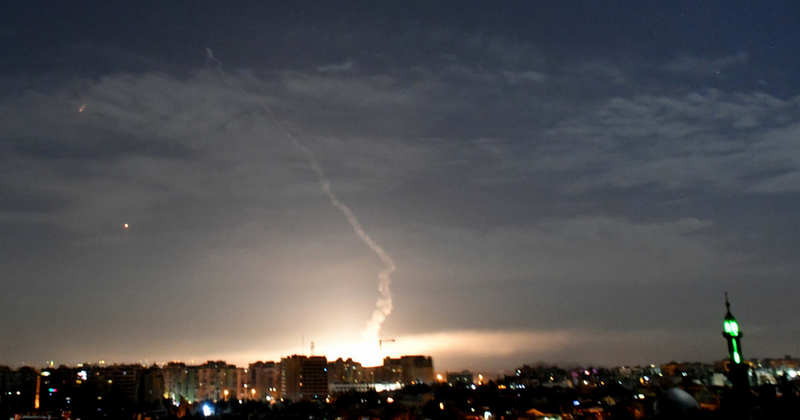 desarrollo defensa y tecnologia belica: Defensa aérea siria derriba ...