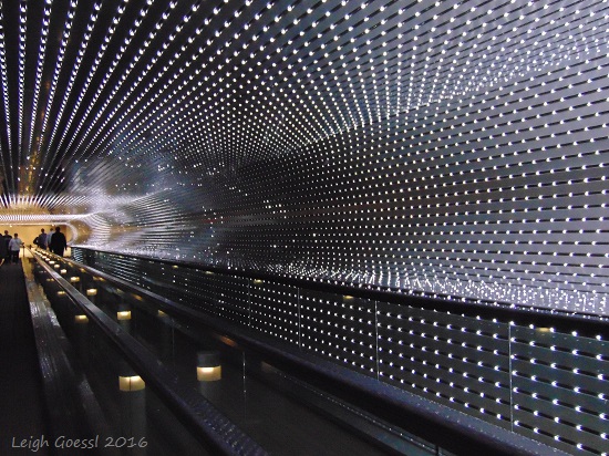 Photos on Friday: 'Multiverse' light tunnel at National Gallery of Art ...
