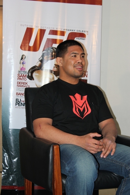 Rated-E Manila: UFC FIGHTER MARK MUÑOZ READY FOR UPCOMING UFC BATTLE