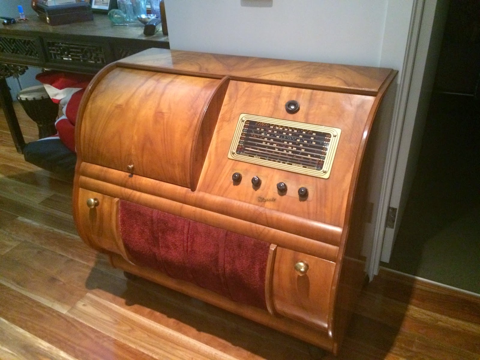 Classic Australian Radiogram circa 1940's