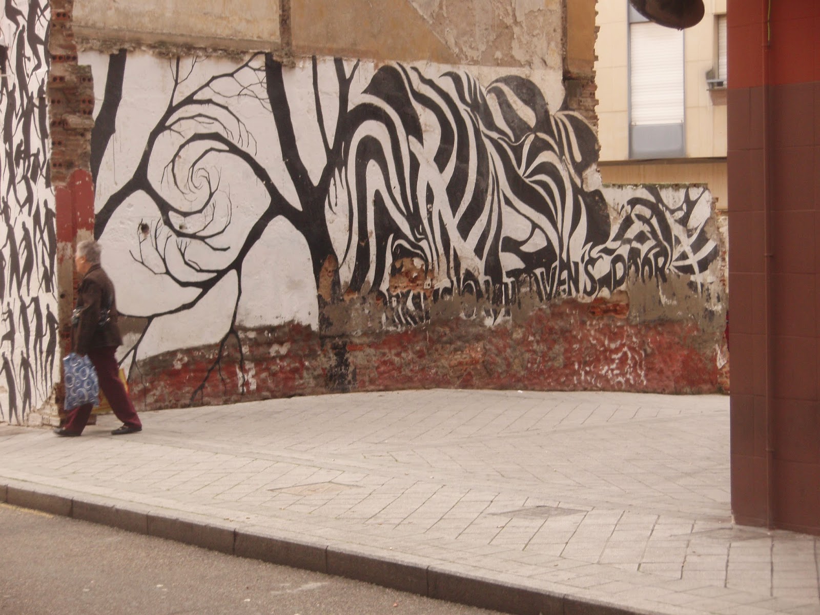 BUSCA GRAFFITIS.: BARRIO DEL OESTE.SALAMANCA.