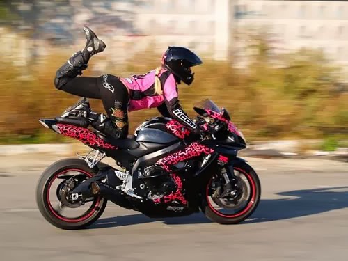 See Best Style: Yamaha R1-R6 GIRL's