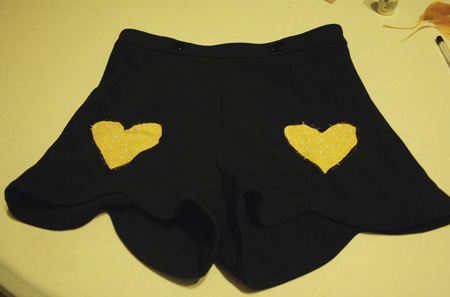 The Pineneedle Collective: DIY Heart Appliqué on High Waisted Shorts