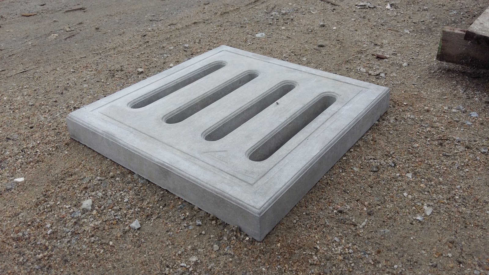PRECAST COMPRESSED SLAB / CONCRETE GRATING: COMPRESSED CONCRETE SLAB
