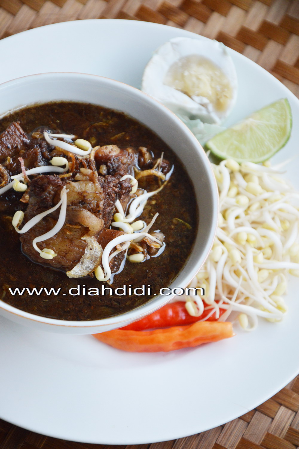 Diah Didi's Kitchen: Inspirasi Menu Buka Puasa Hari ke 21 ..Rawon Iga ...