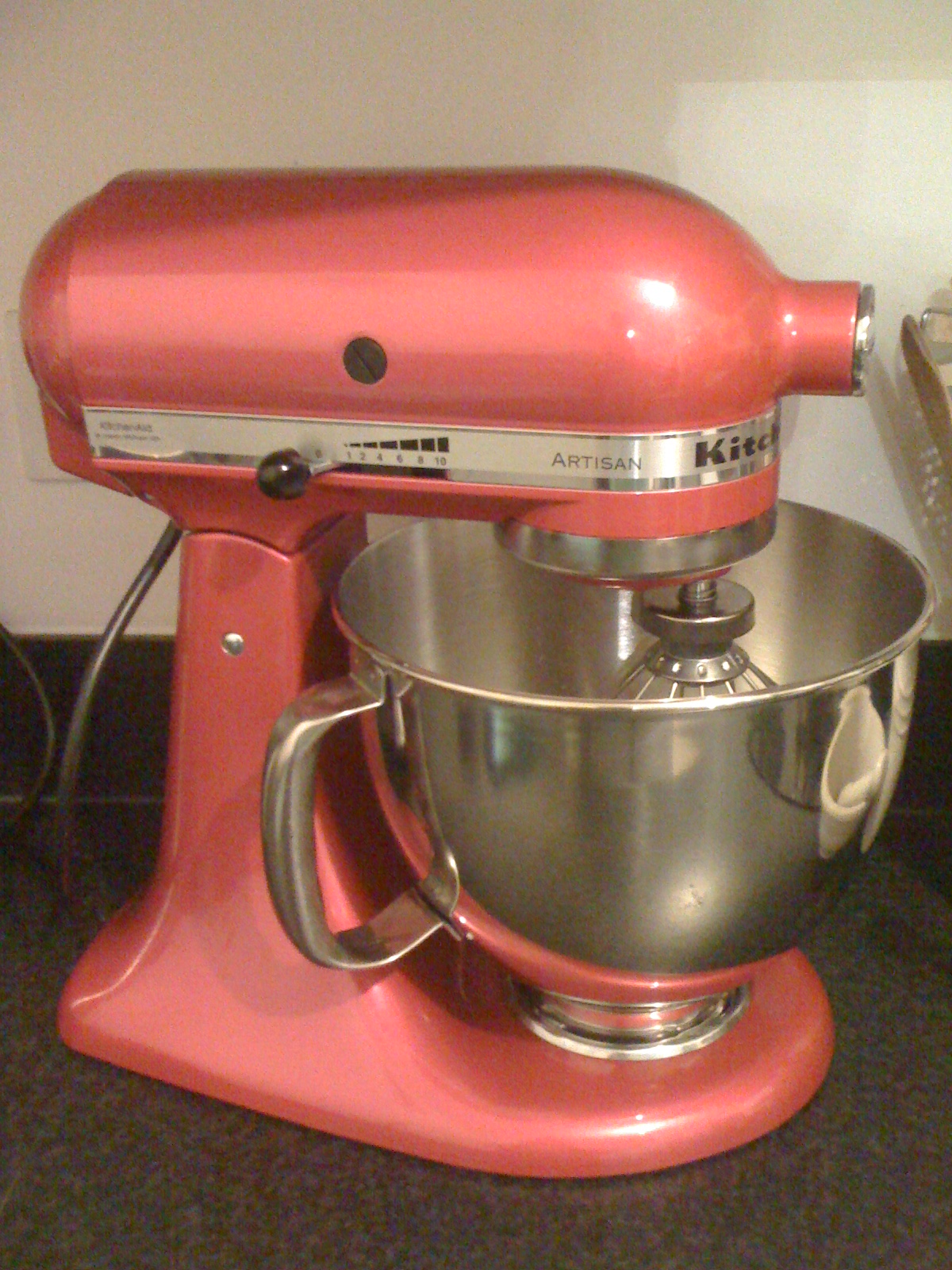 Nomalicious: The arrival of my beautiful new Raspberry Ice Kitchenaid ...