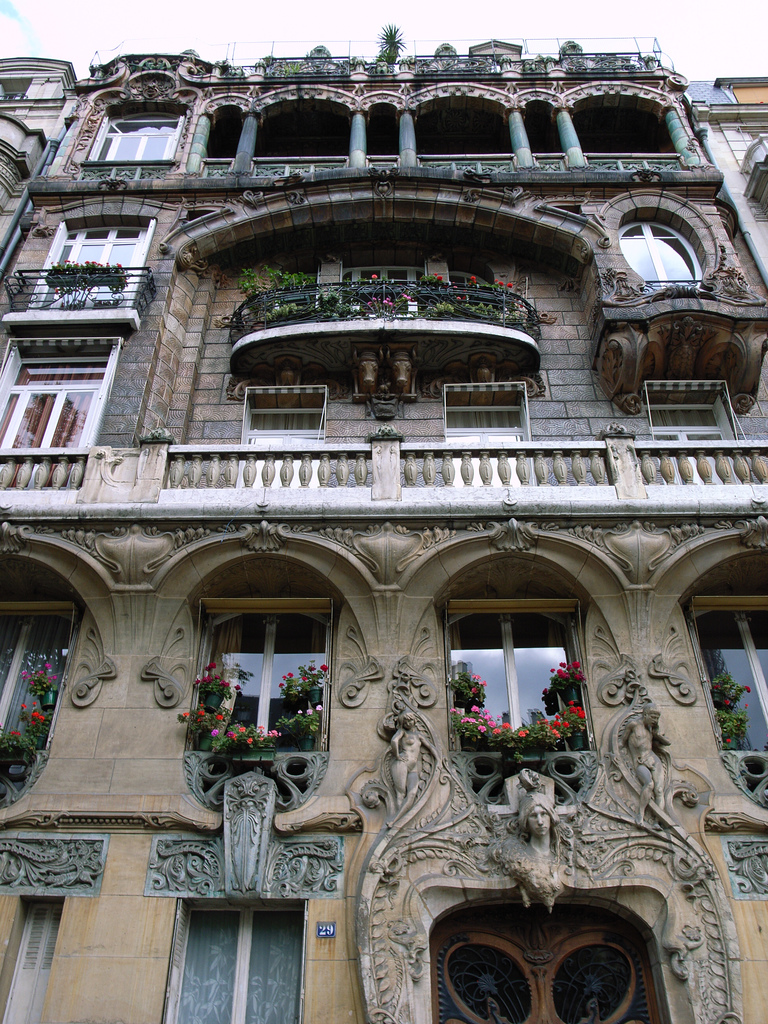 The Coolest Doorway in Paris ~ Kuriositas