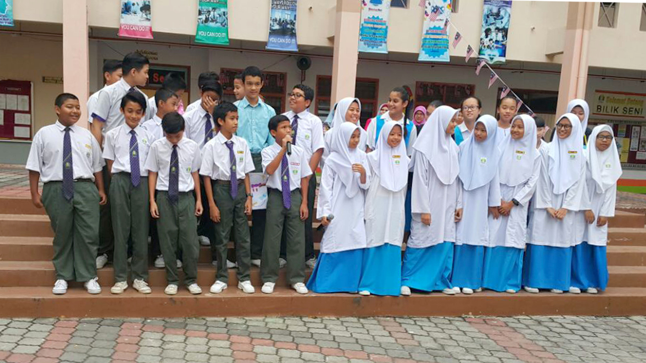 Emmymazli: Persembahan 1 Inovasi SMK Cyberjaya di Perhimpunan Sekolah