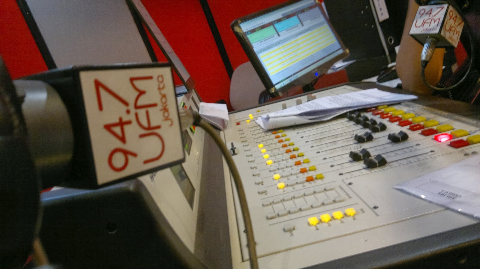 Radio Branding Materials: Studio + Office Interior | 94.7 UFM Jakarta ...