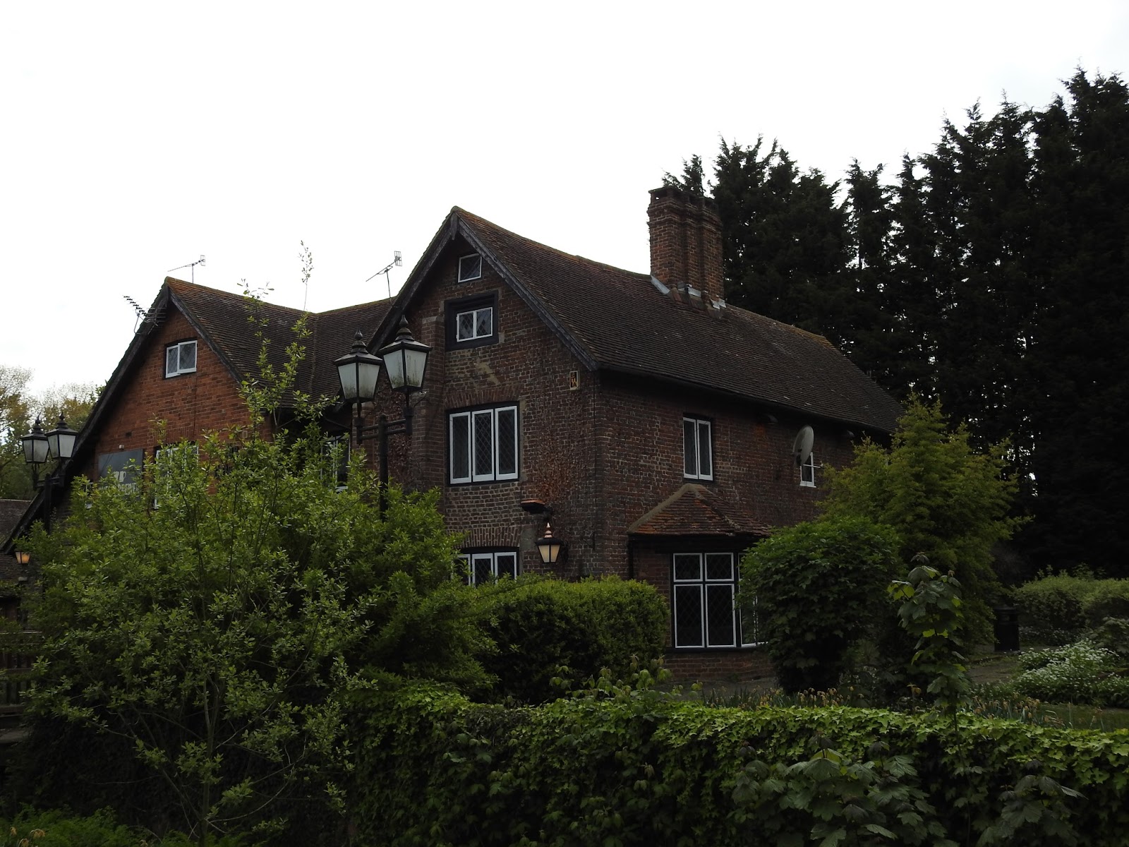 Crawley Old Town: FIFTEEN PICTURES: Hyders Hall (Gatwick Manor)