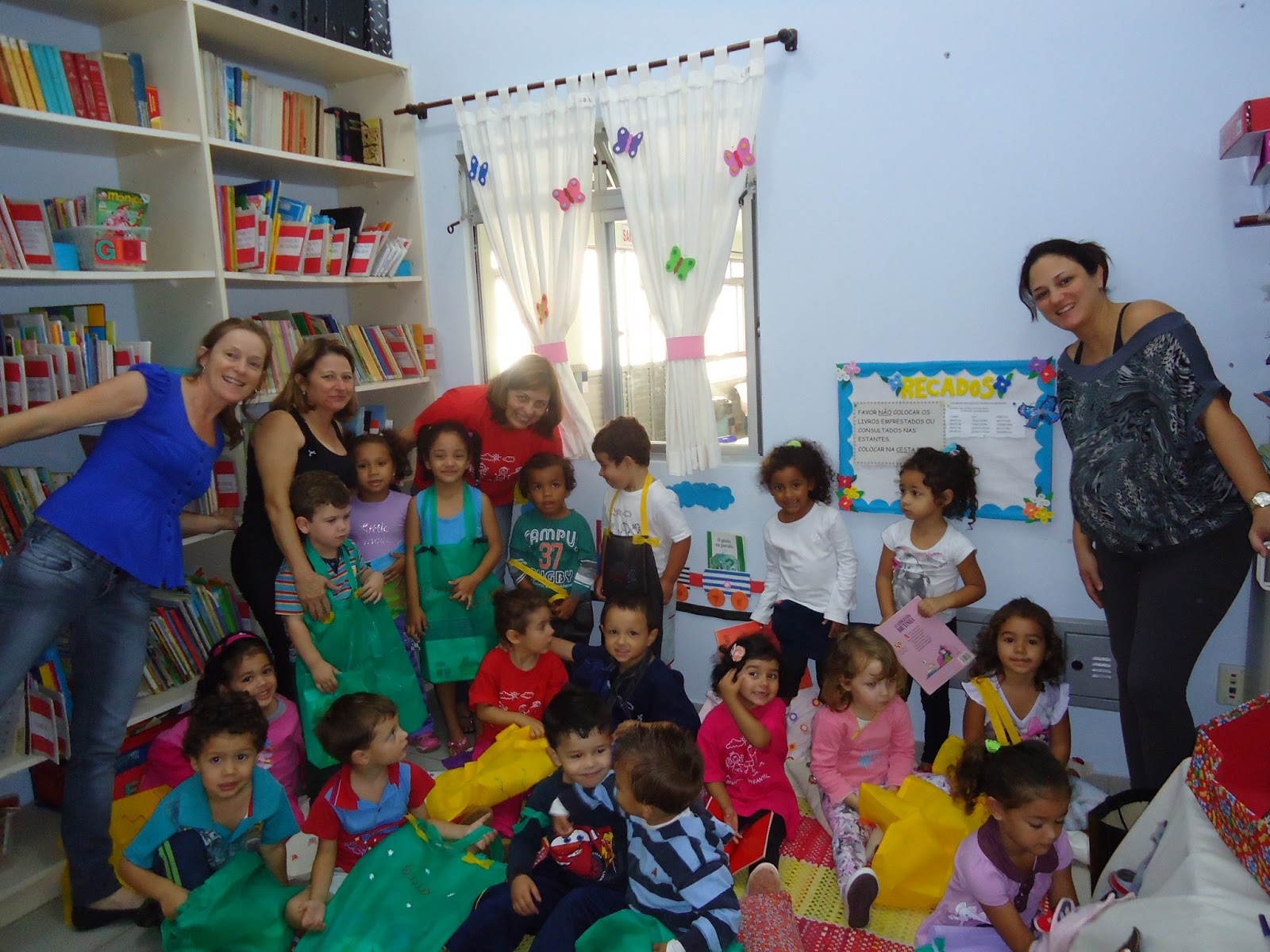 CRECHE IDALINA OCHÔA: Projeto Biblioteca na Creche: Espaço de encontro ...