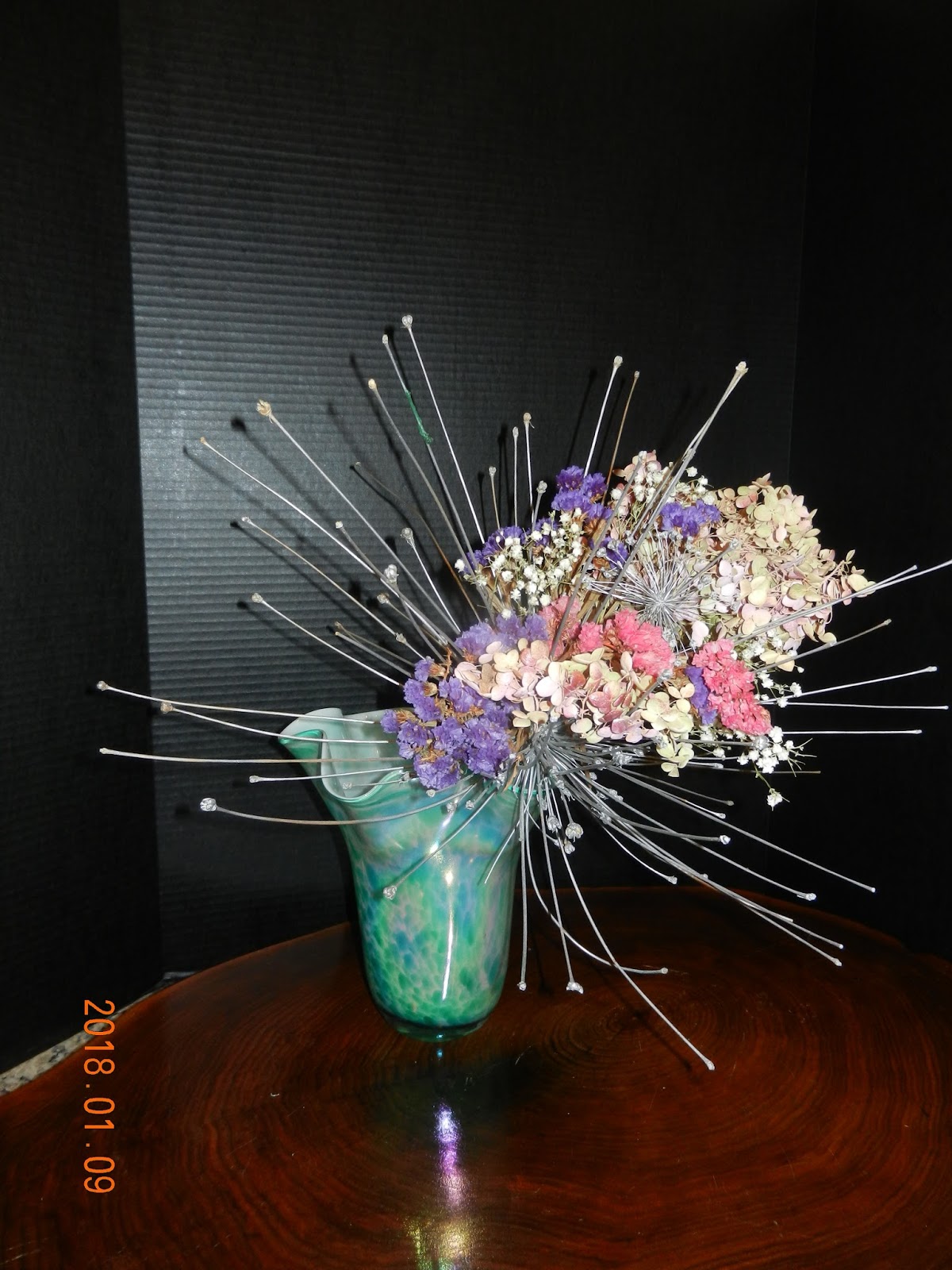 Orchids and Ikebana: Dried Materials Arrangement - Pastel Color