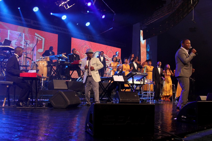 Picha za Joyous Celebrations, katika Live Video Recording Joyous 17