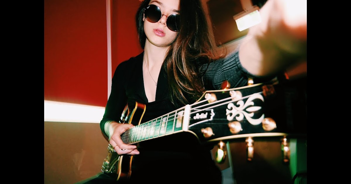 Tash Wolf: Tash In The Studio