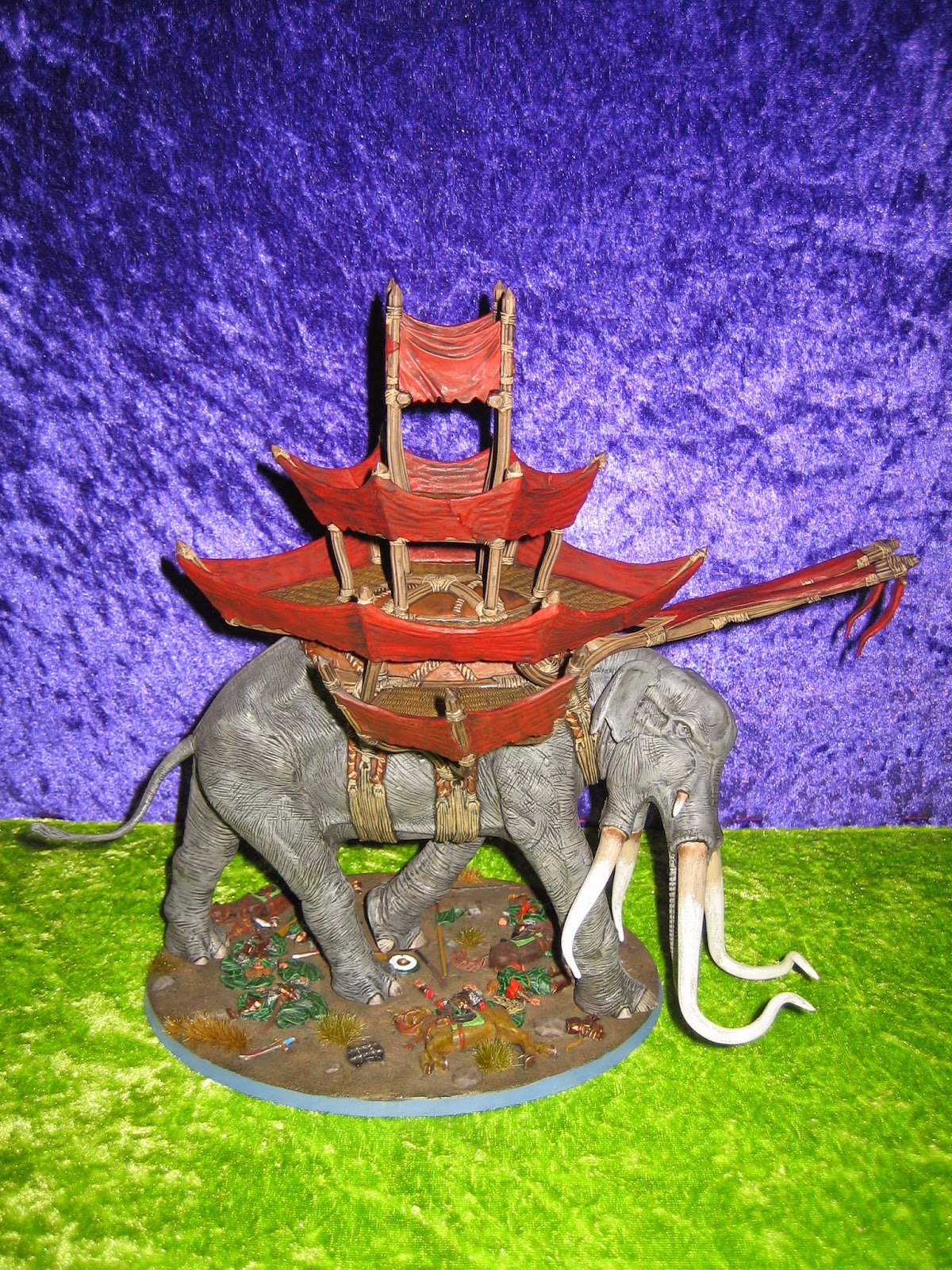 Making miniatures with Mario: Mumak of Harad finished